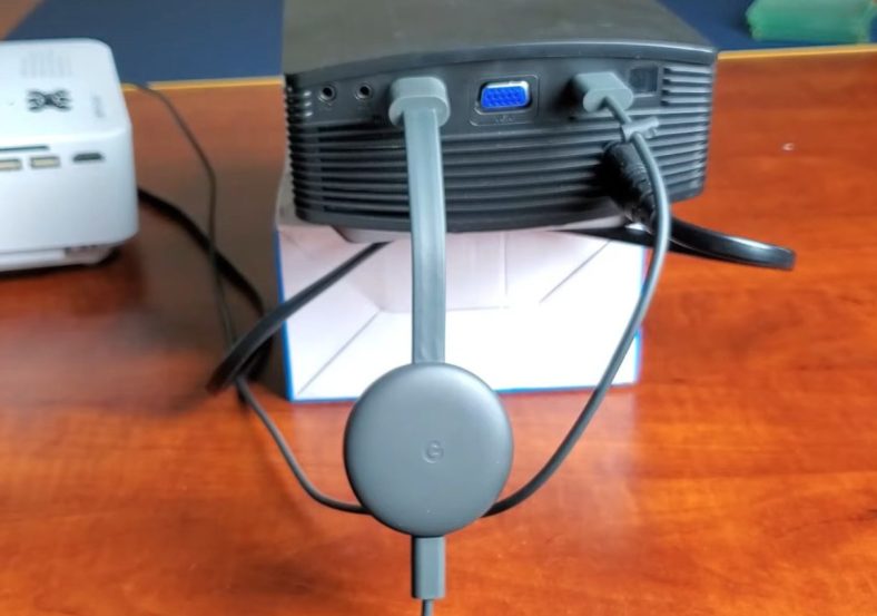 Does Google Chromecast work with a projector? - ZDclick