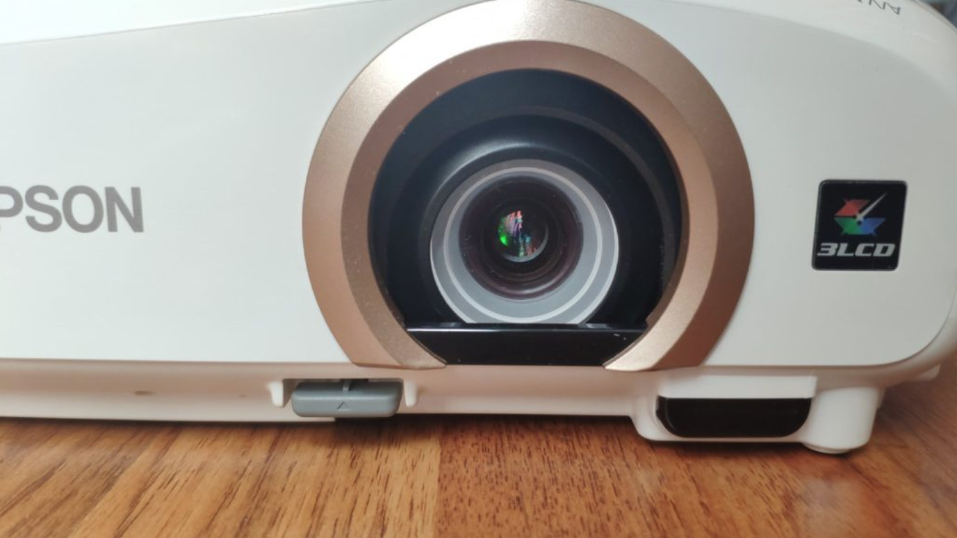 What is DLP Projector? DLP vs. LCD Projector Differences